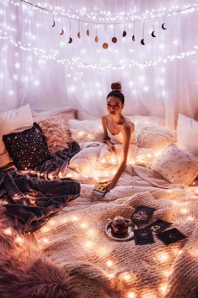 string-lights-decoration-in-the-bedroom-boho-pil - HAIRS