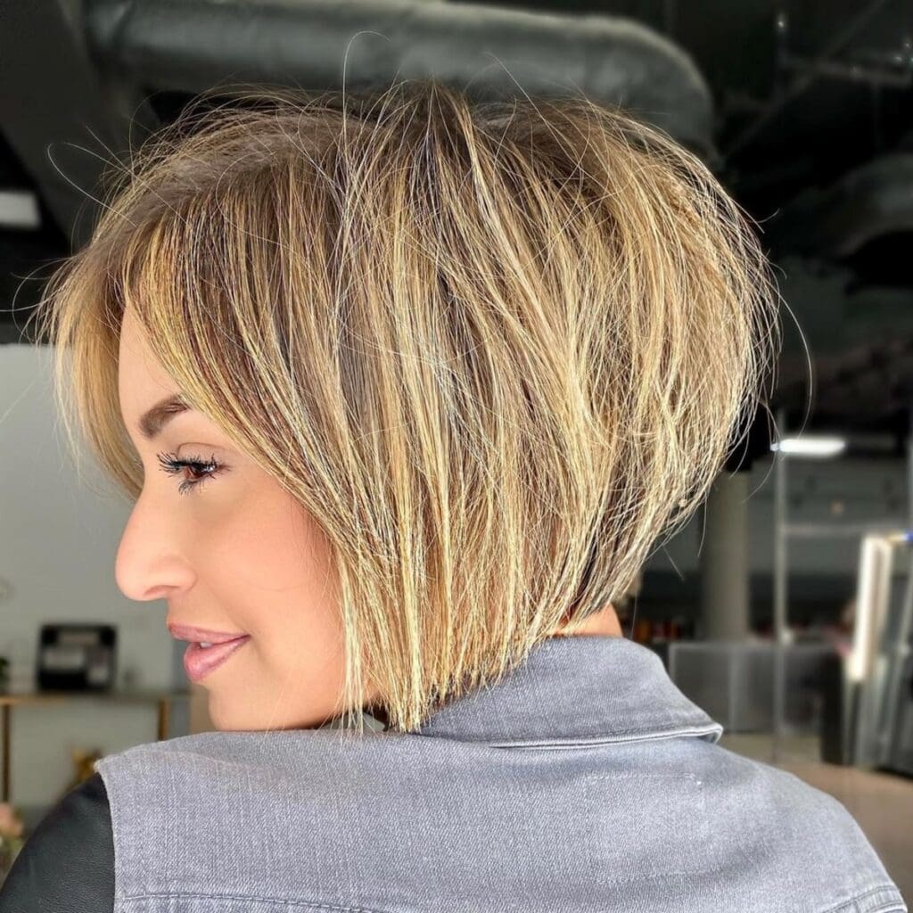 43 Modern Inverted Bob Haircuts For Women