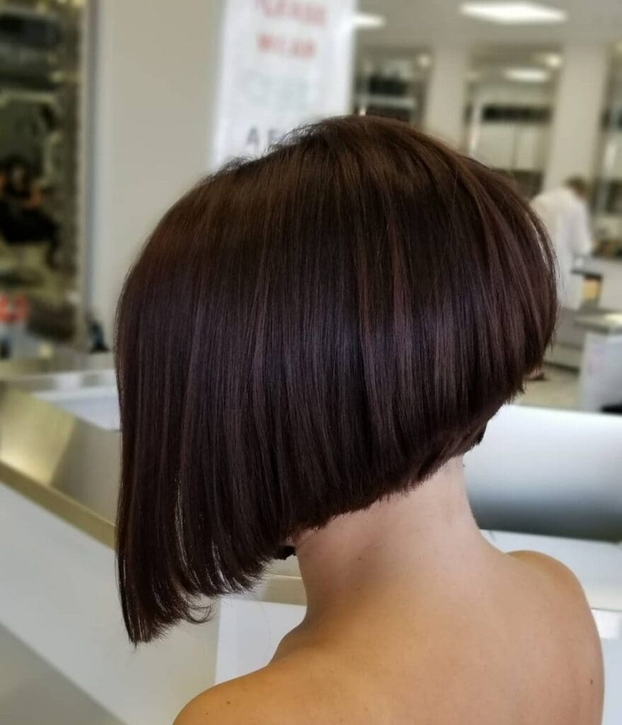43 Modern Inverted Bob Haircuts For Women