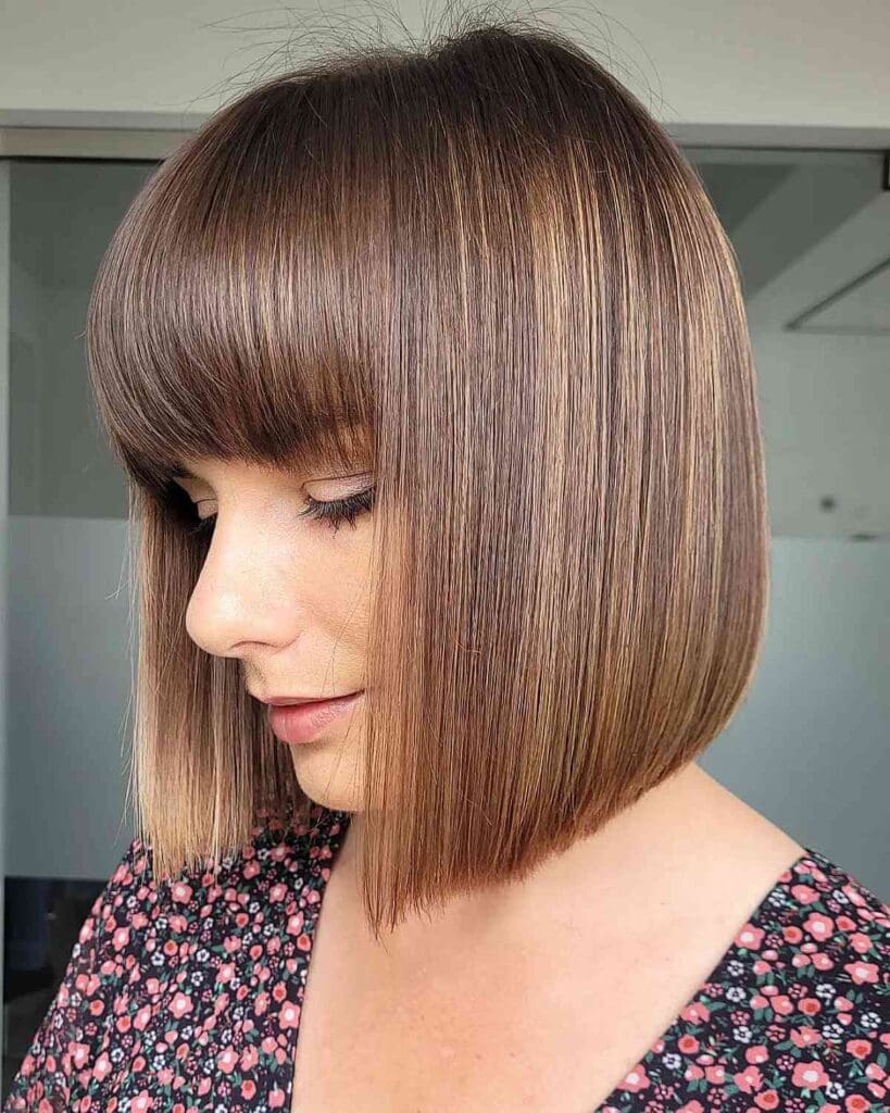 19 Best Short Straight Bob Haircuts for a Sleek Look
