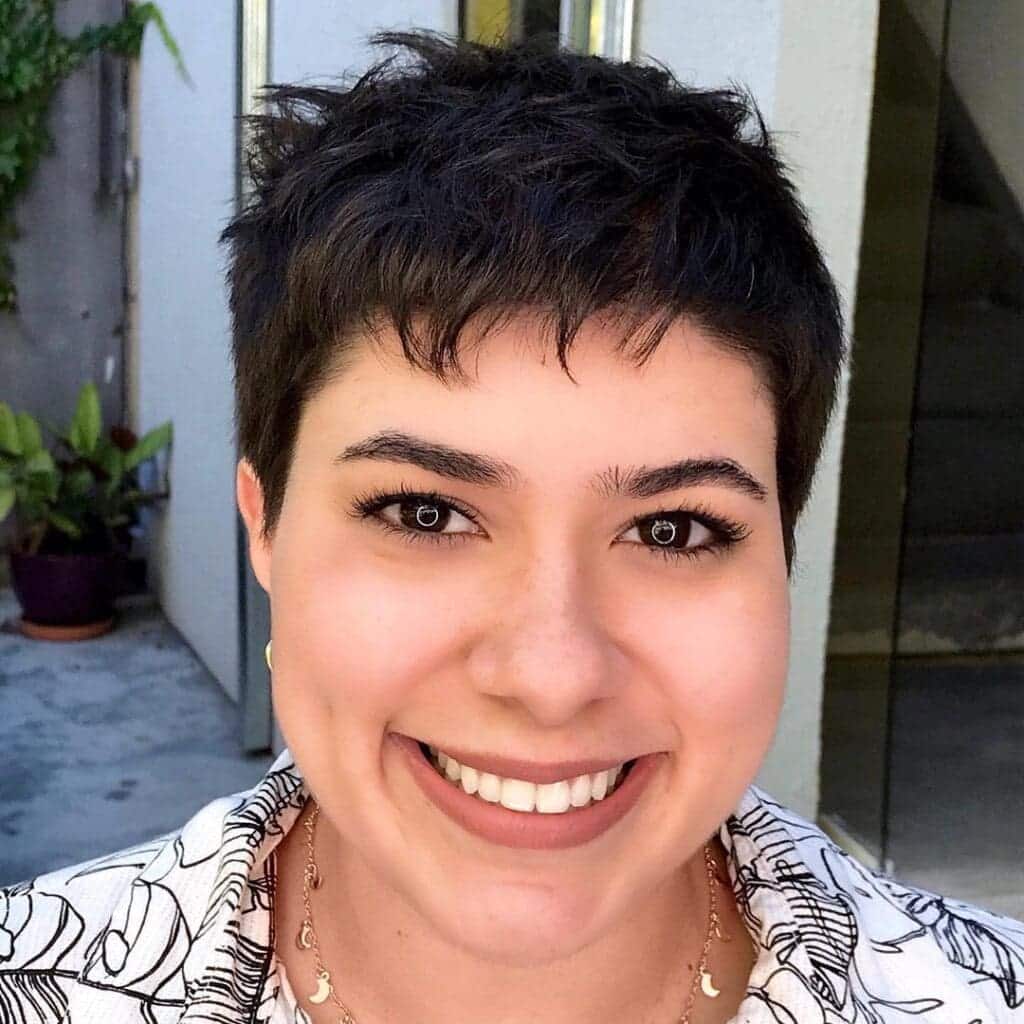 30 Top Short Hairstyles for Round Faces