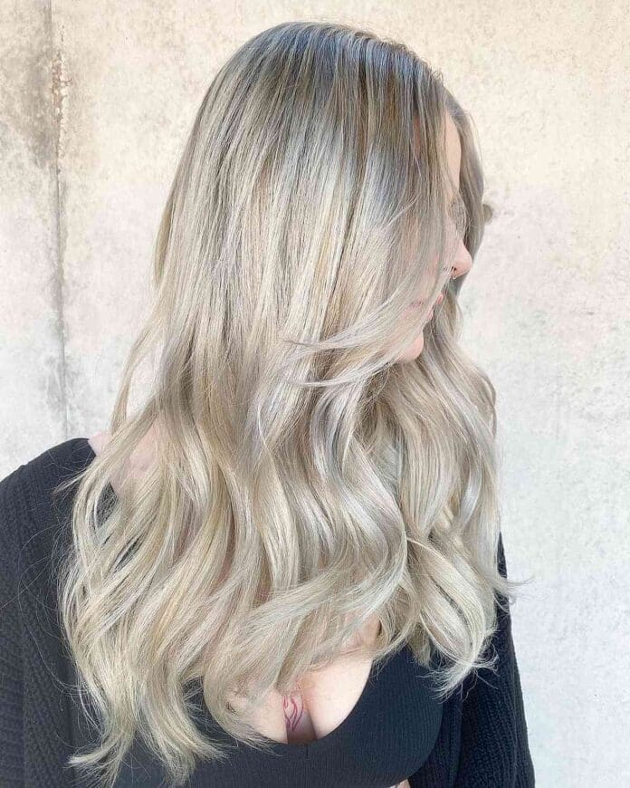 18 Gorgeous Platinum Blonde Balayage Hairstyles