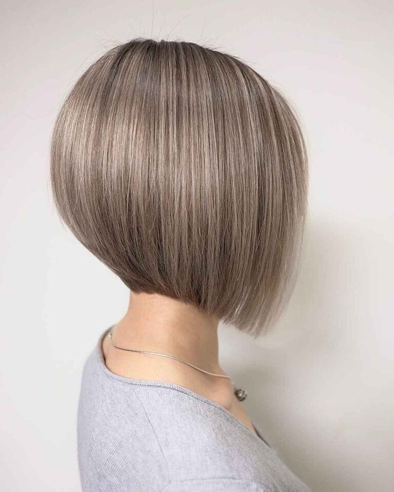 19 Best Short Straight Bob Haircuts for a Sleek Look