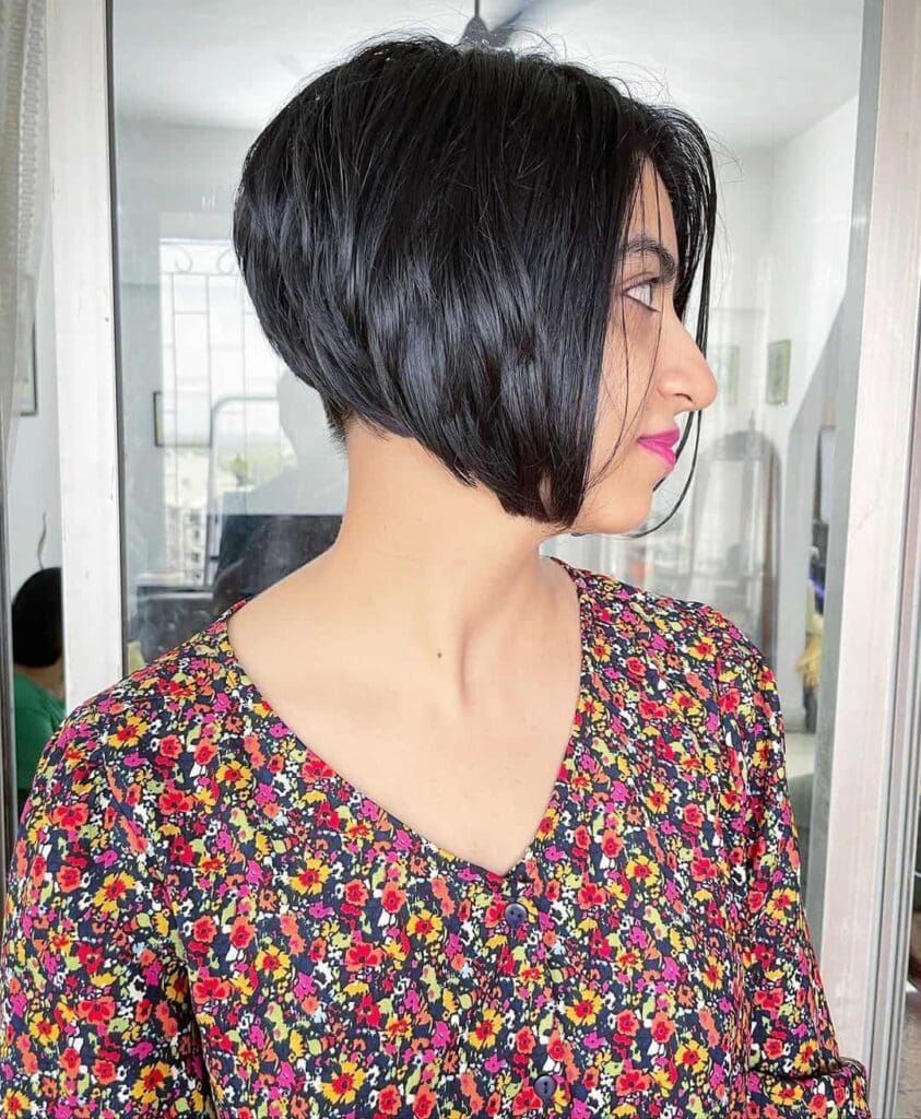 Top 16 Short Inverted Bob Haircuts For Women To Consider in 2025
