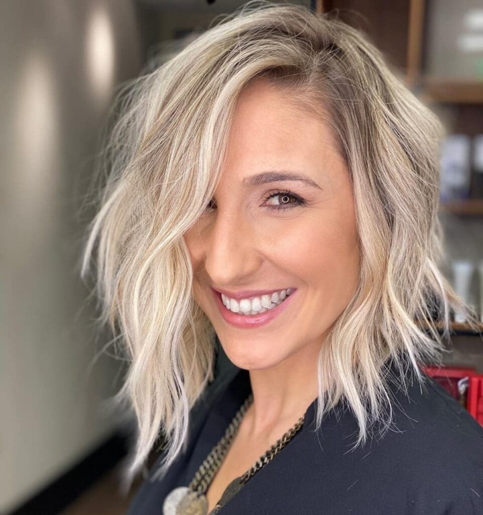 21 Fantastic Short to Medium Layered Haircuts for That In-Between Length