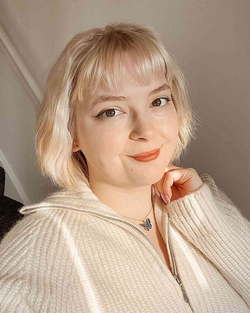 31 Bob Cuts with Bangs That Will Flatter Round Faces