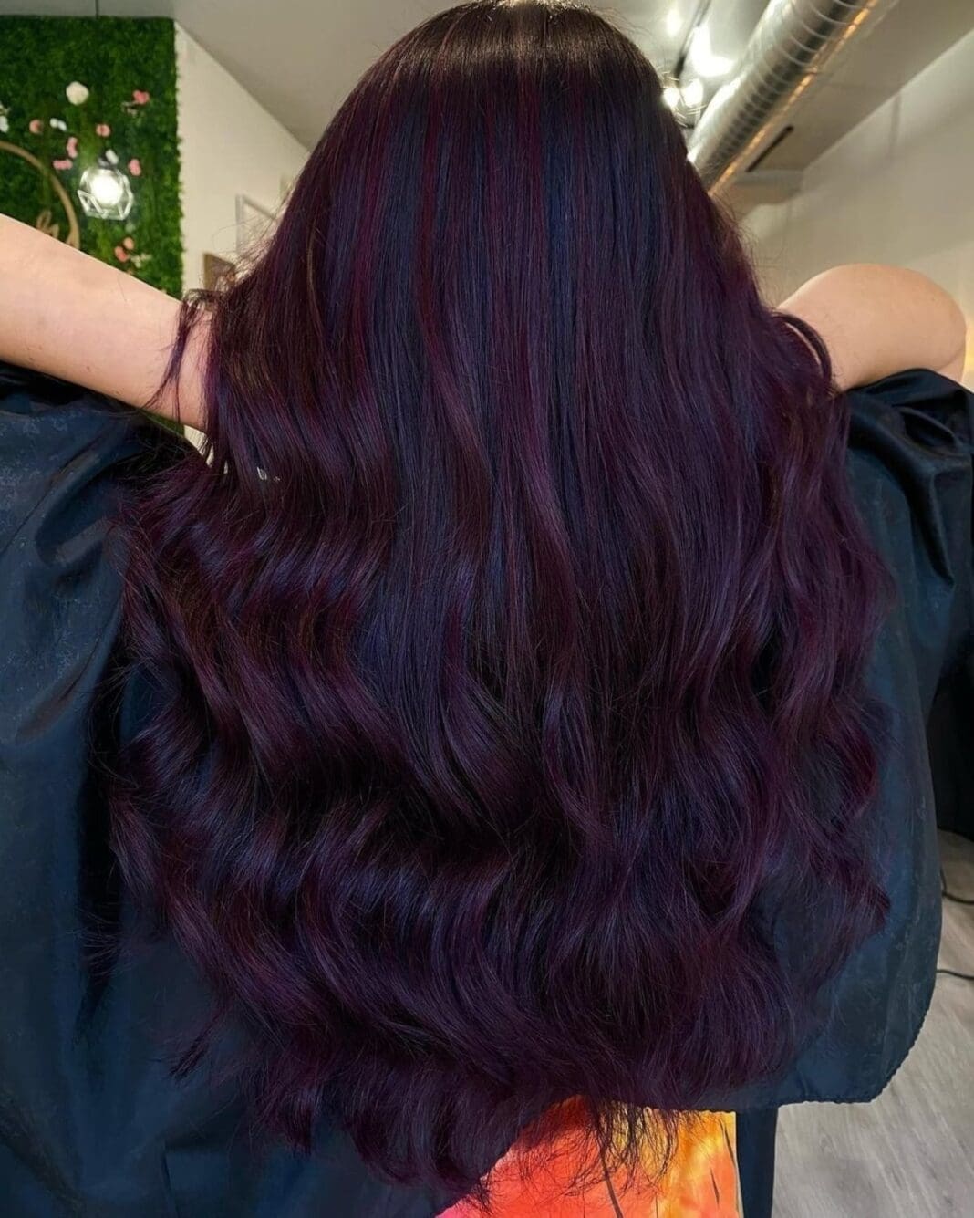 22 Chic Black Hair with Red Highlights for a Vibrant Contrast | HAIRS