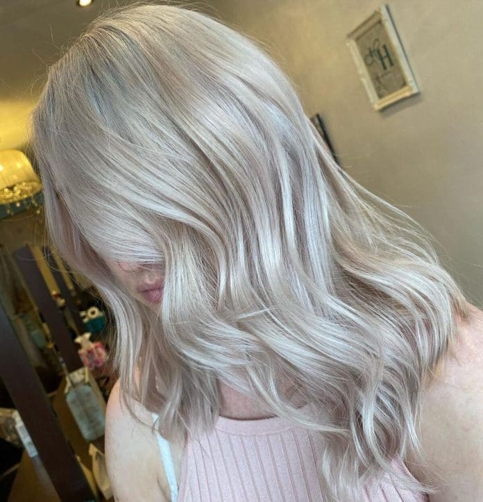 33 Best Champagne Blonde Hair Color Ideas for Every Skin Tone