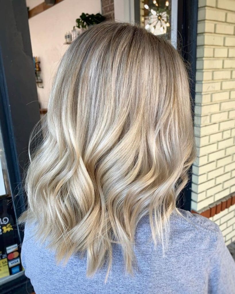 33 Best Champagne Blonde Hair Color Ideas for Every Skin Tone