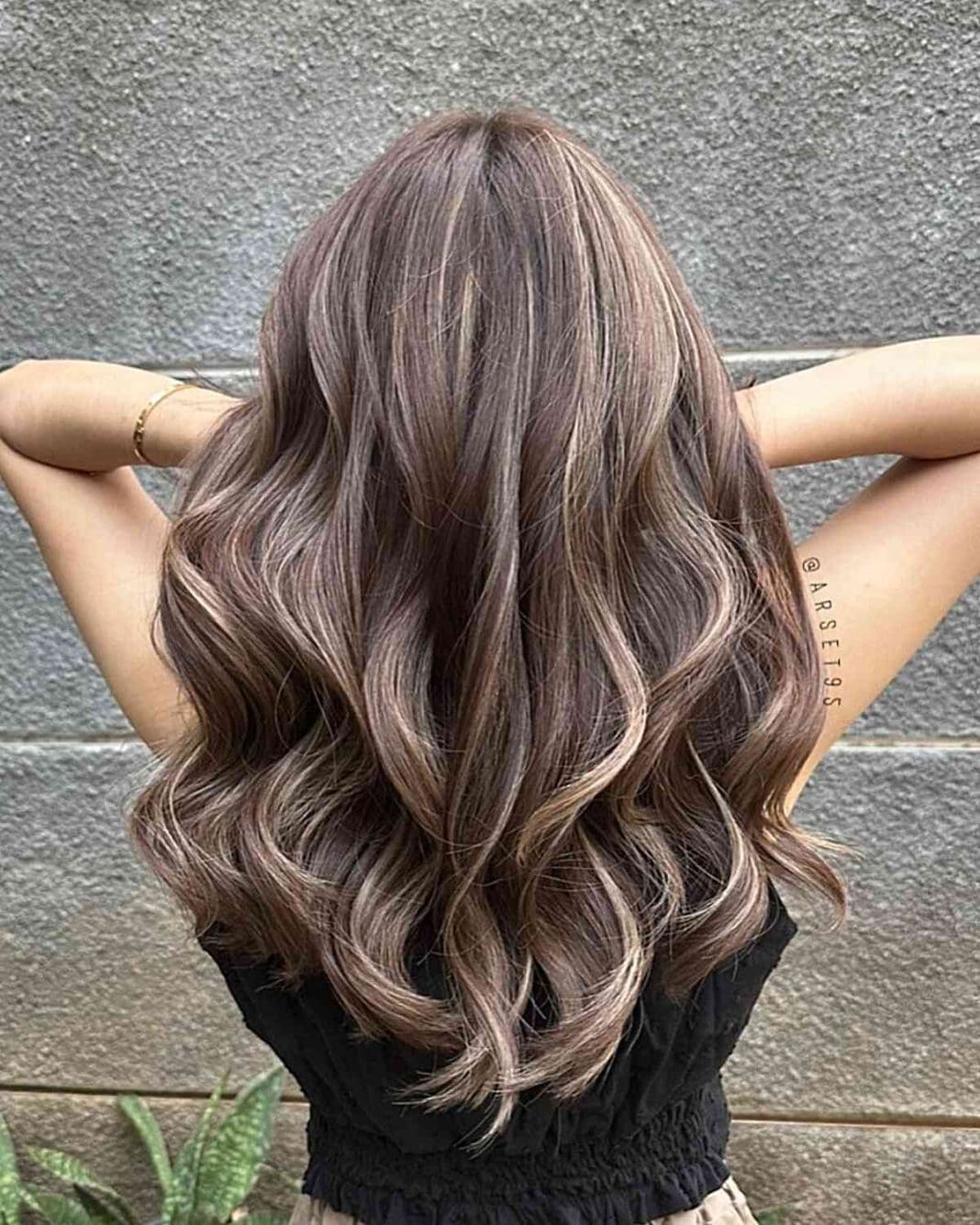 27 Unique Milk Tea Hair Color Ideas for Every Skin Tone