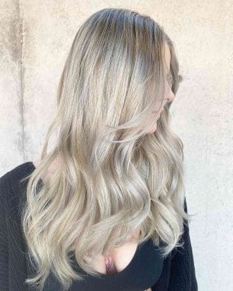 21 Stunning Platinum Blonde Balayage Hair Color Ideas