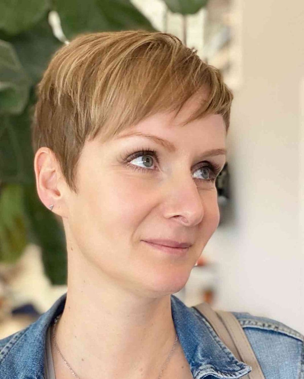 28 Short Light Brown Haircuts and Colors to Try Now