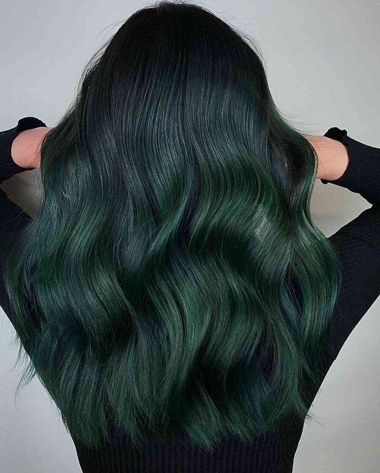28 Green Hair Shades That Work for All Seasons
