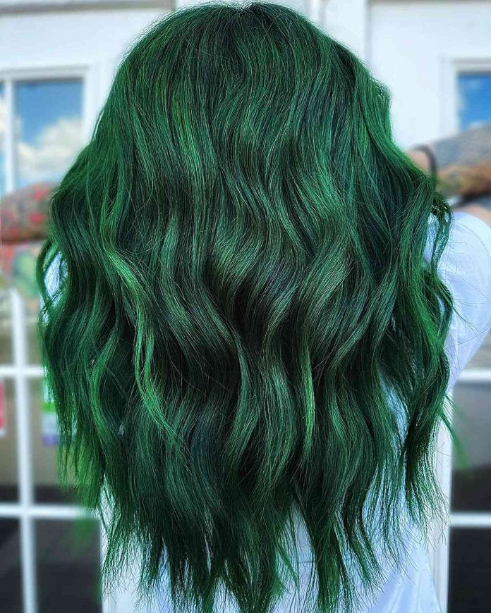 28 Green Hair Shades That Work for All Seasons