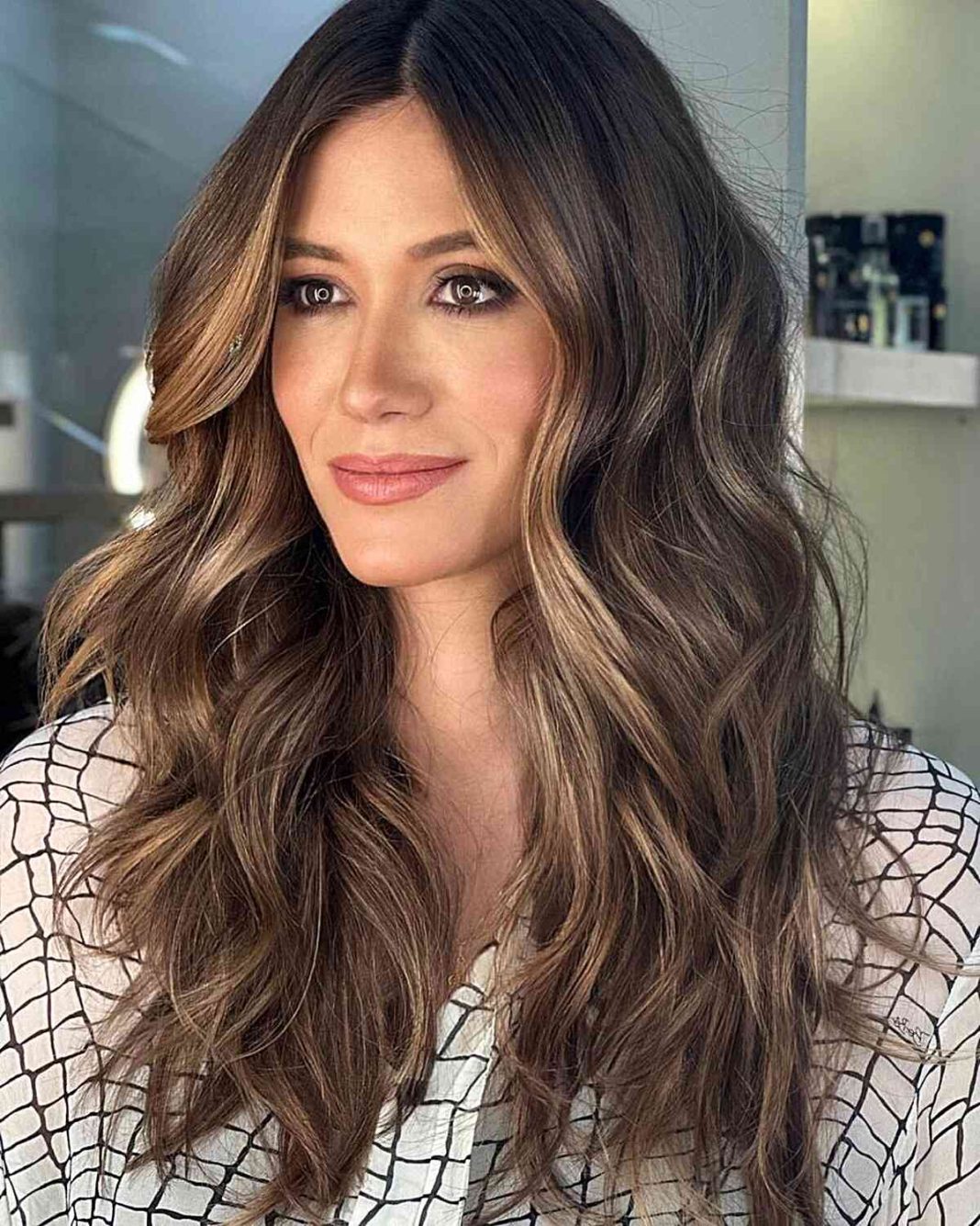 37 Lovely Dark Brown Hair with Highlights to Try This Year