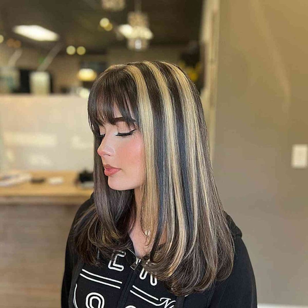 28 Bold and Beautiful Skunk Stripe Hair Ideas to Try Now