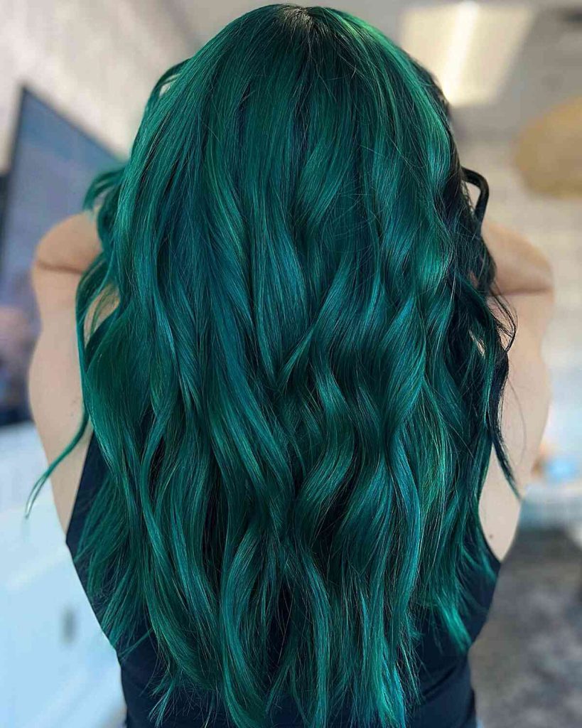 28 Green Hair Shades That Work for All Seasons