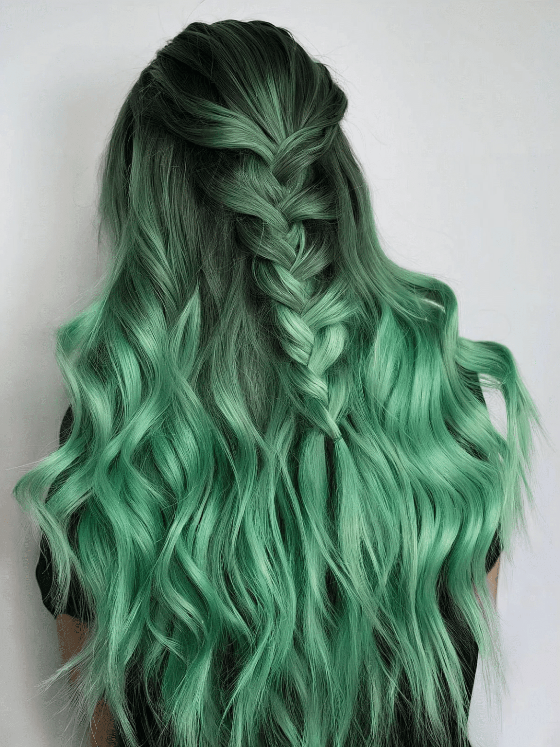 28 Chic and Luxurious Hair Colors for Winter 2026